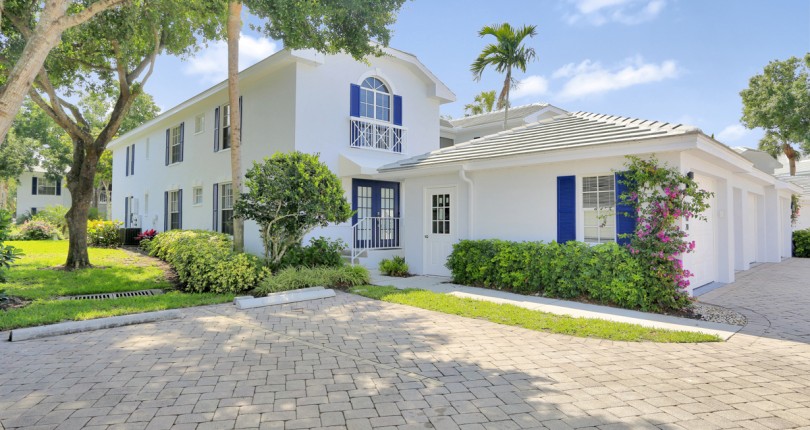 Exploring Pelican Bay — Low Rise Condos – Homes for Sale In Olde Naples ...